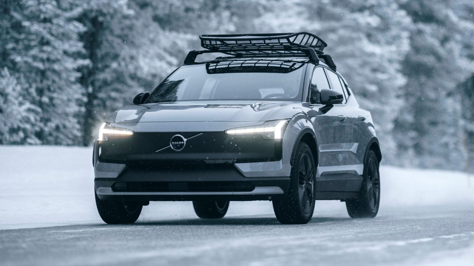 Volvo EX30 Cross Country: Elektro-SUV mit Offroad-Charakter ...